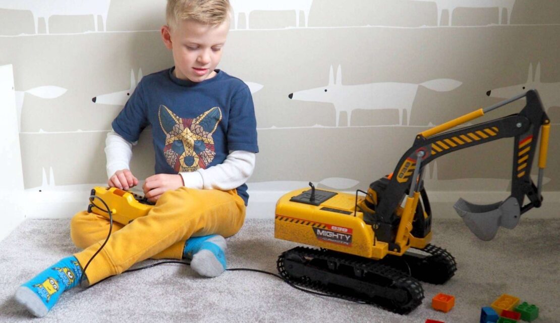 7 Best Remote Control Excavators For Kids Reviews Of 2021
