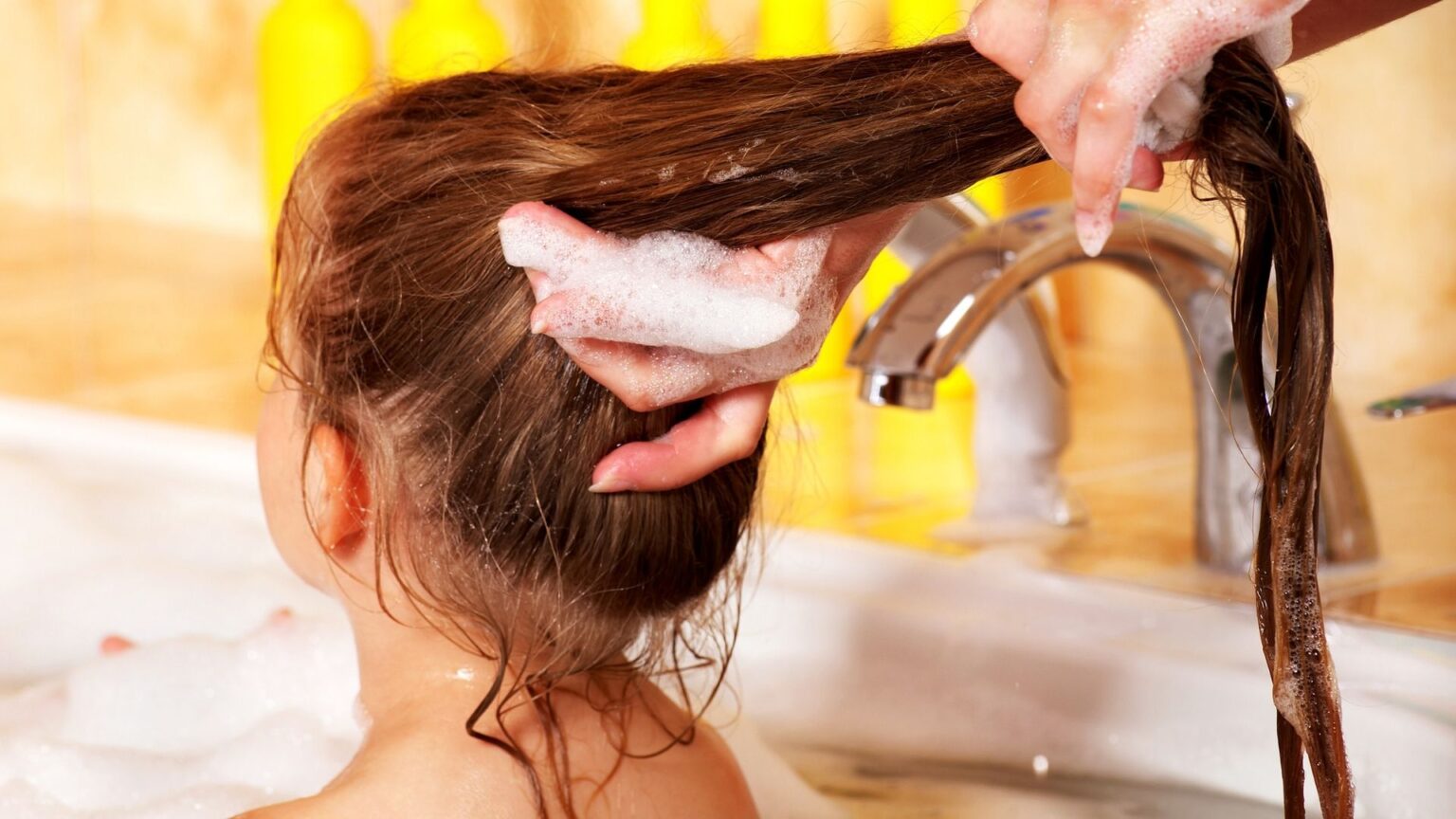 10 Best Dandruff Shampoo For Kids 2024 - Buying Guide