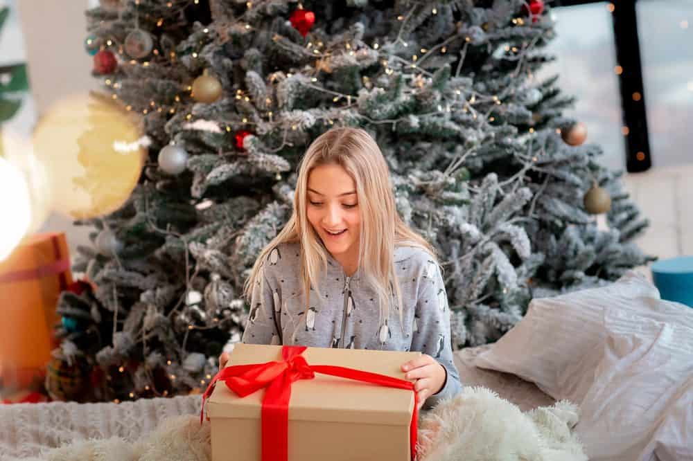 7 Best Toys And Gift Ideas For 17-Year-Old Girls 2024